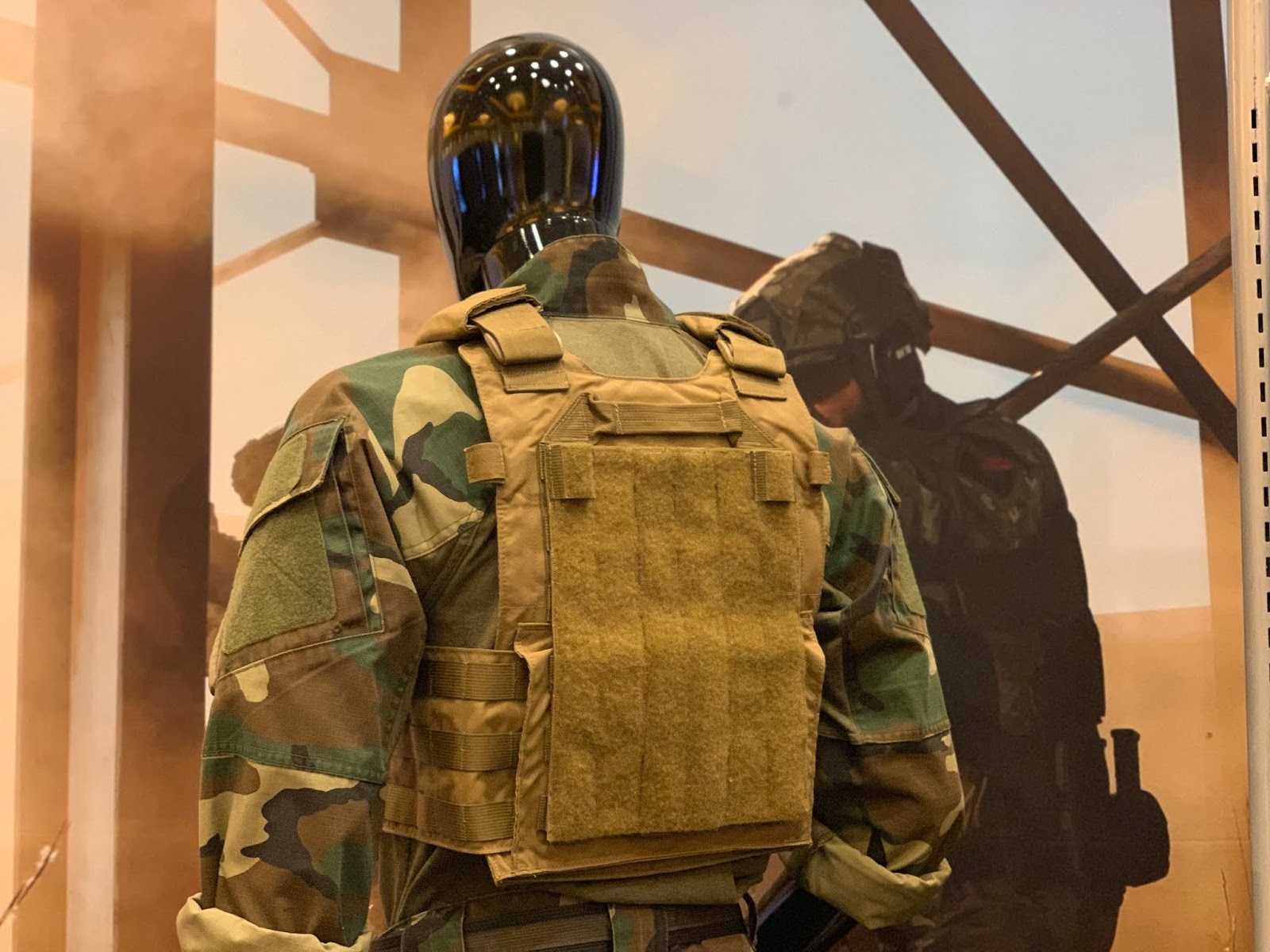SHOT SHOW 2019 | LBX TACTICAL! - Femme Fatale Airsoft