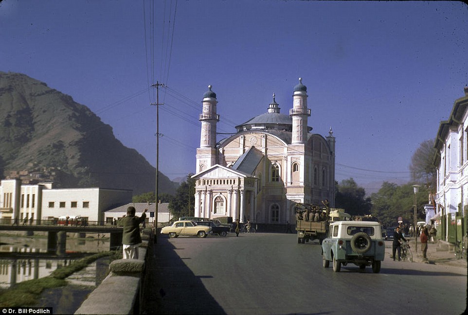 Photos Of 1960’s Afghanistan Before War - LOOK