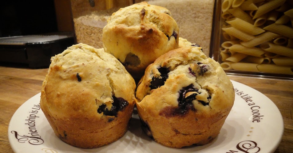 The Messy Organic Mum: Honey Blueberry Muffins