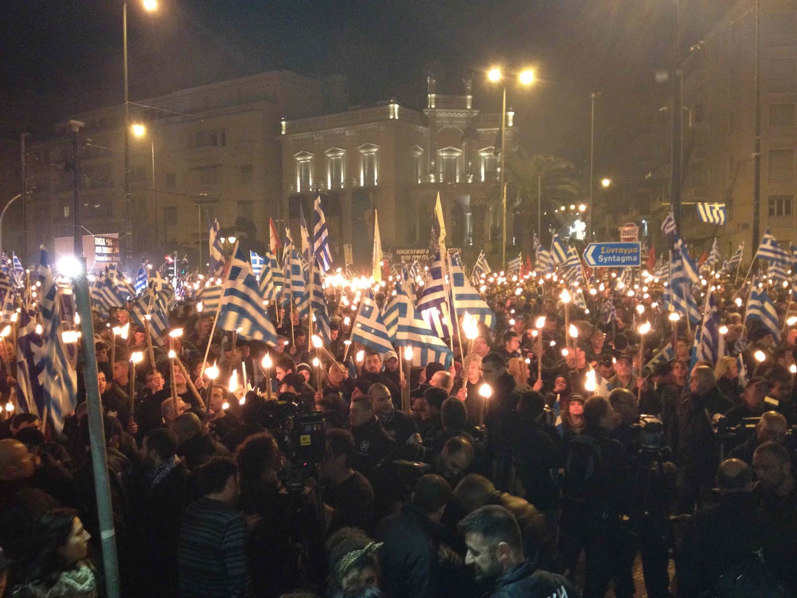 ΧΡΥΣΗ ΑΥΓΗ: ΝΑ ΒΙΑΣΤΟΥΝ ΑΠΟ ΤΟ ΠΑΣΟΚ ΝΑ ΜΑΣ ΒΓΑΛΟΥΝ ΕΚΤΟΣ ΝΟΜΟΥ ΓΙΑΤΙ ...