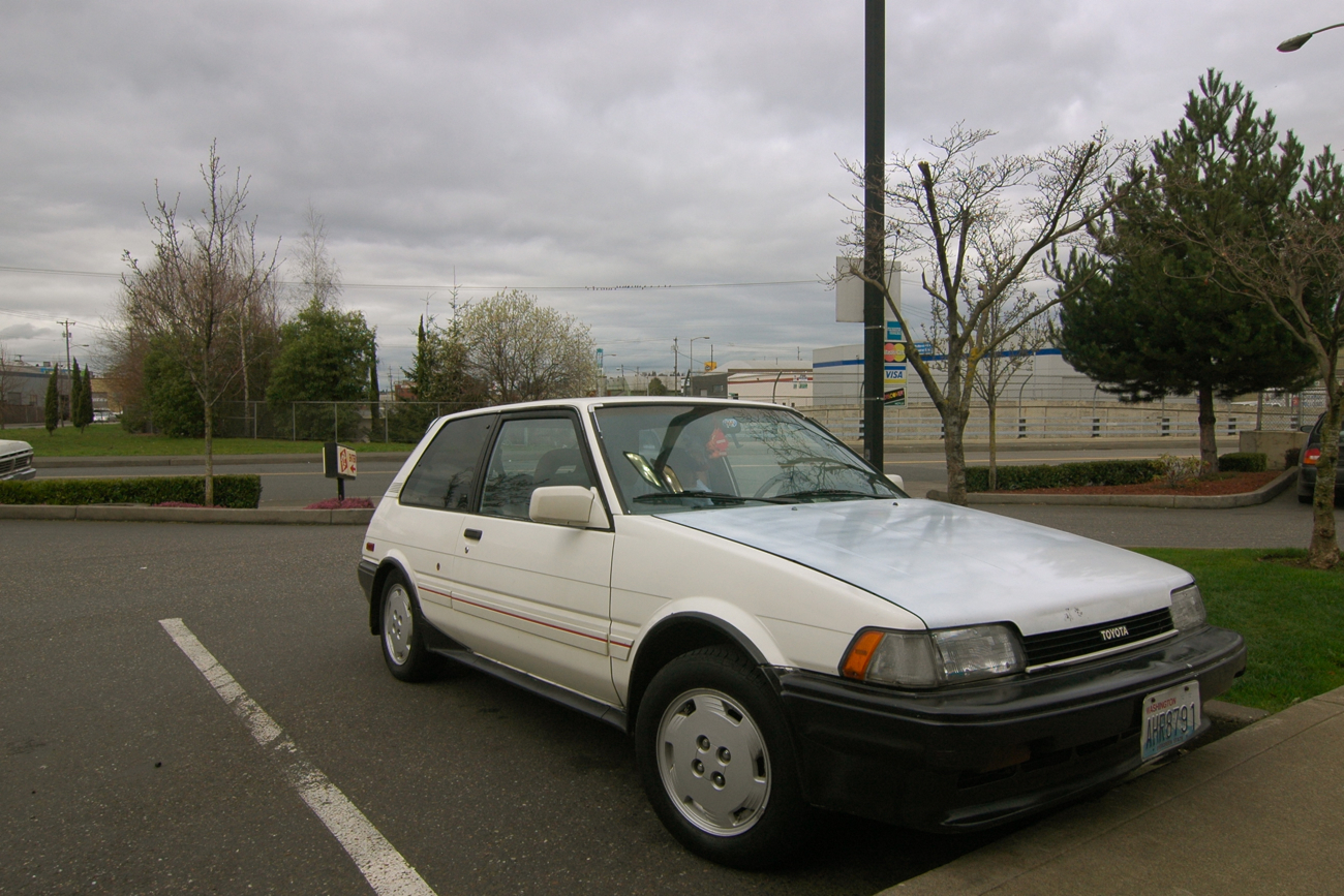 OLD PARKED CARS.: 1987 Toyota Corolla FX16 GT-S.