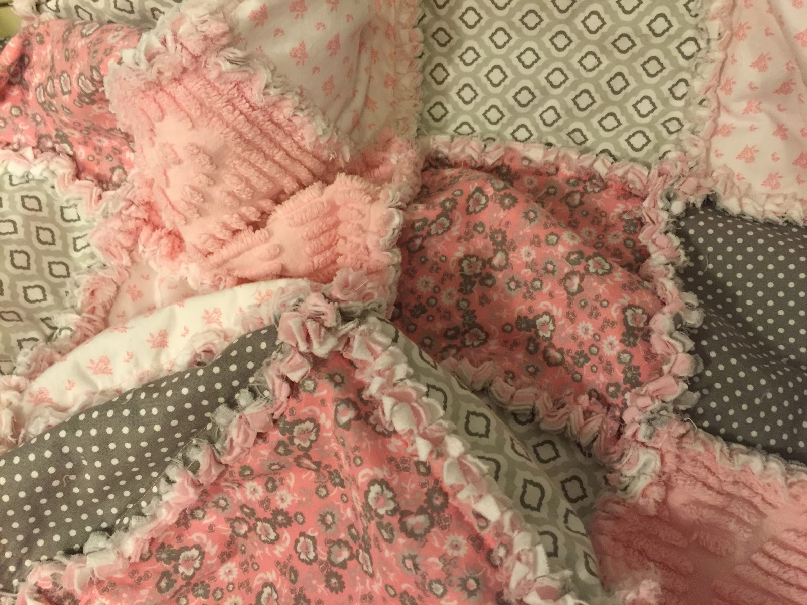 Deerecountry Quilts : Pink and Grey baby girl rag quilt