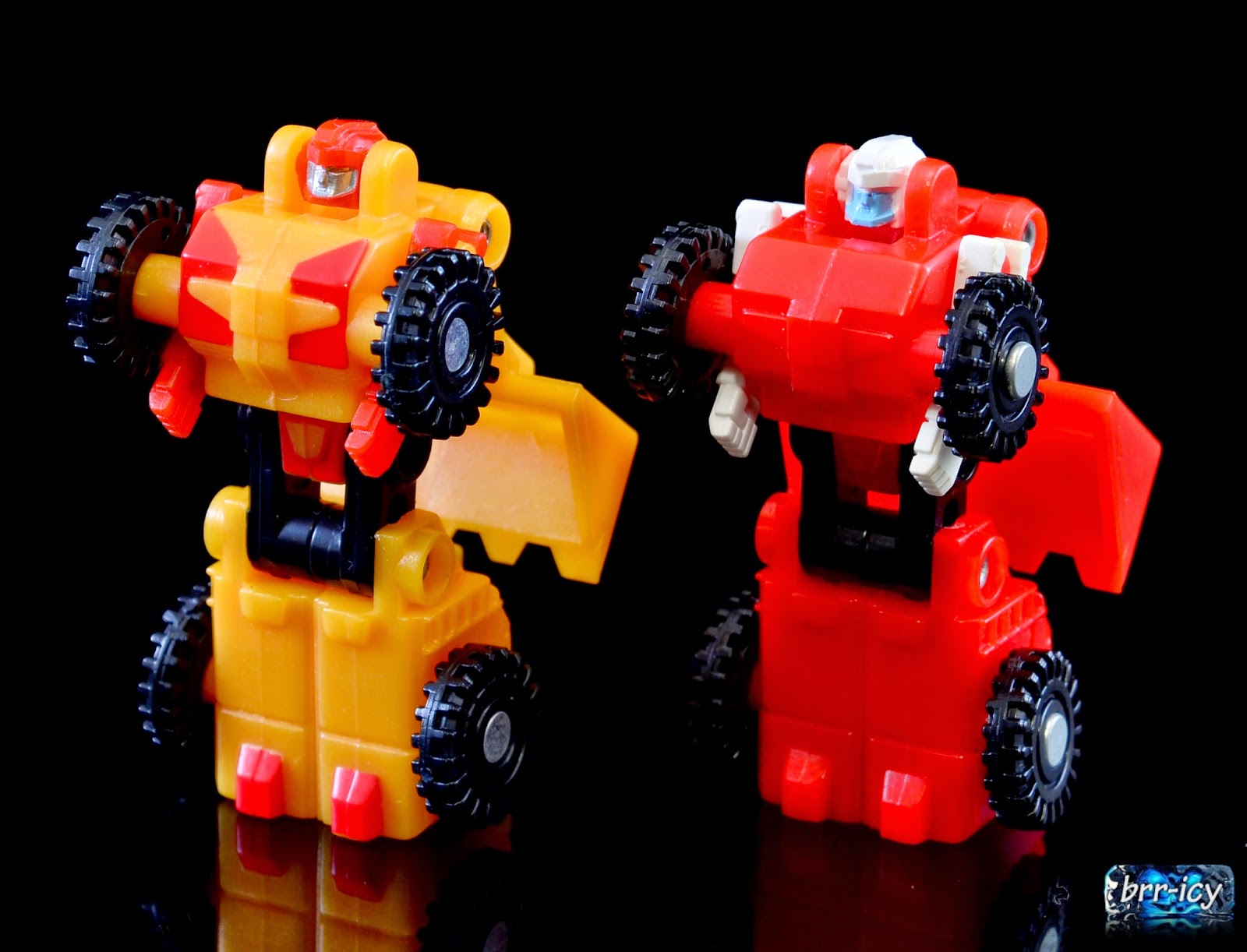 Brr-icy's Transformers Reviews: Operation Combination Sixbuilder Comparison