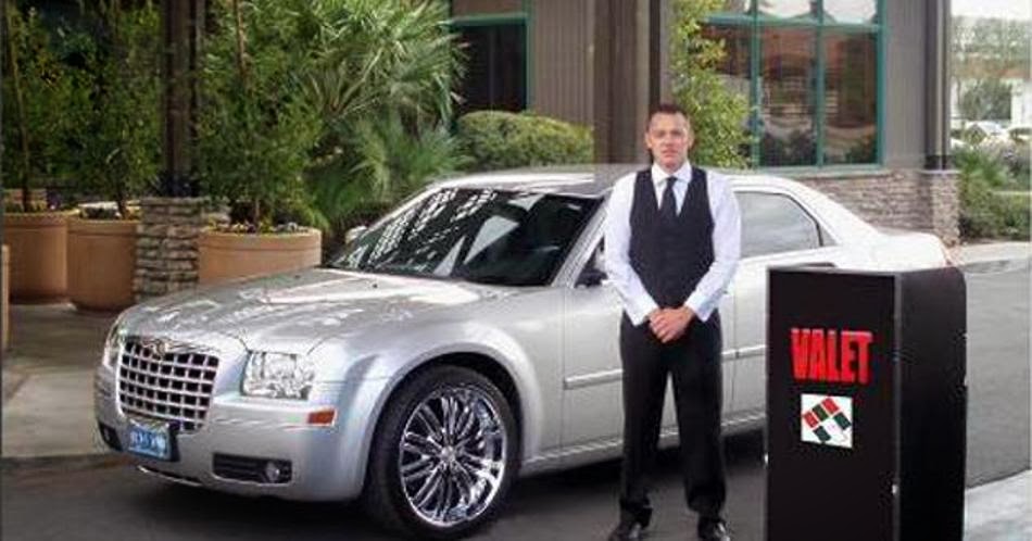 DEPARTAMENTO DE BOTONES (BELL BOYS)