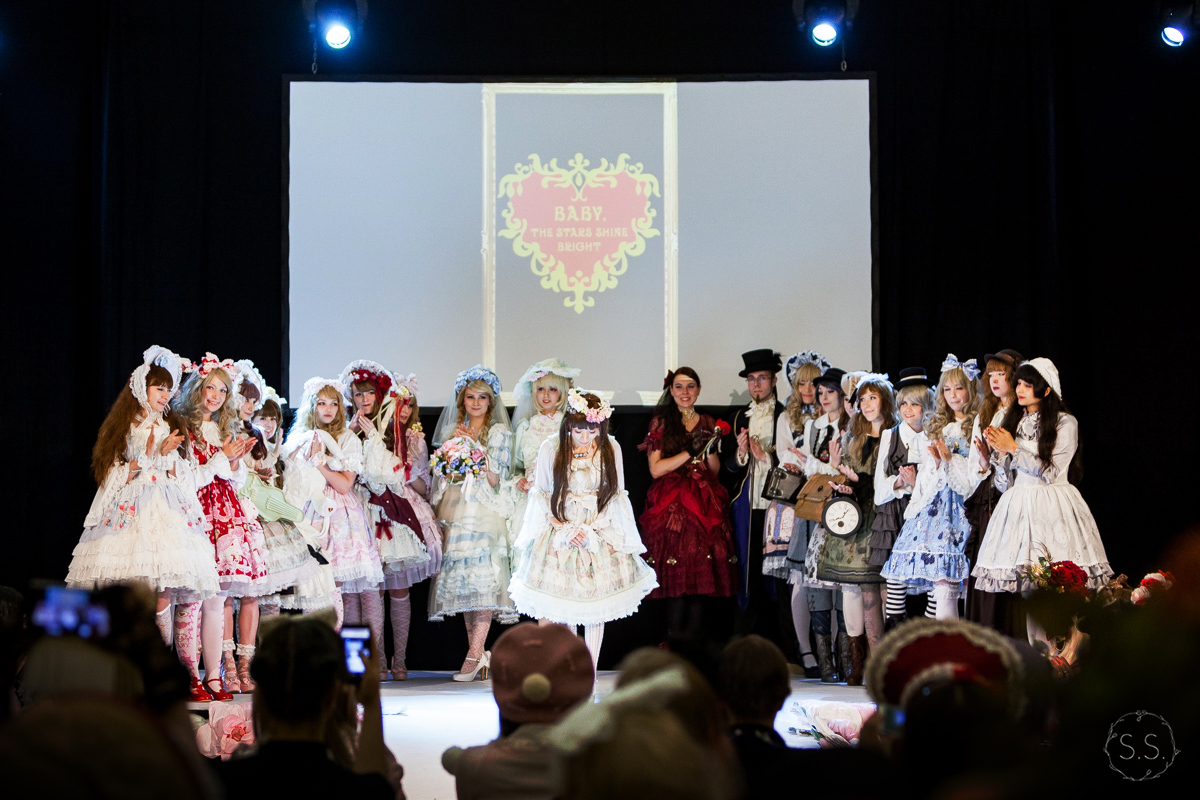 Frillycakes: Hellocon ~ Baby the Stars Shine Bright fashion show post 2/3
