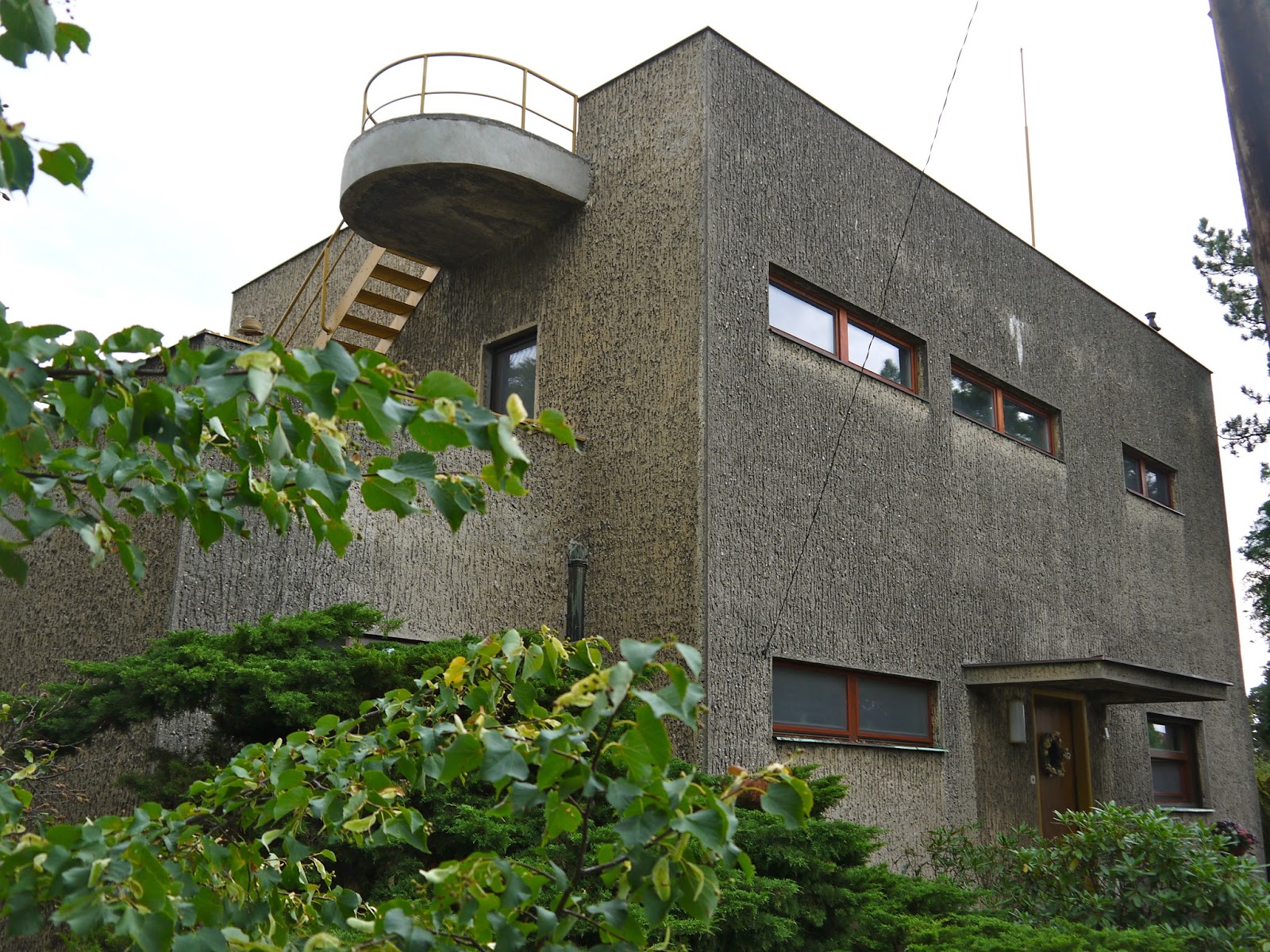 Adrian Yekkes: Czech Modernism 3 - Prague's Baba Estate