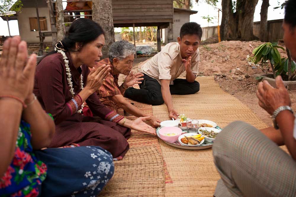 Allen's World: Theravada Buddhist Bone Washing Ritual
