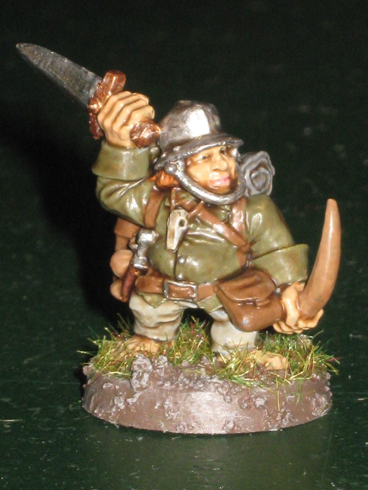 The Miniatures Man: Halflings from Reaper and GW
