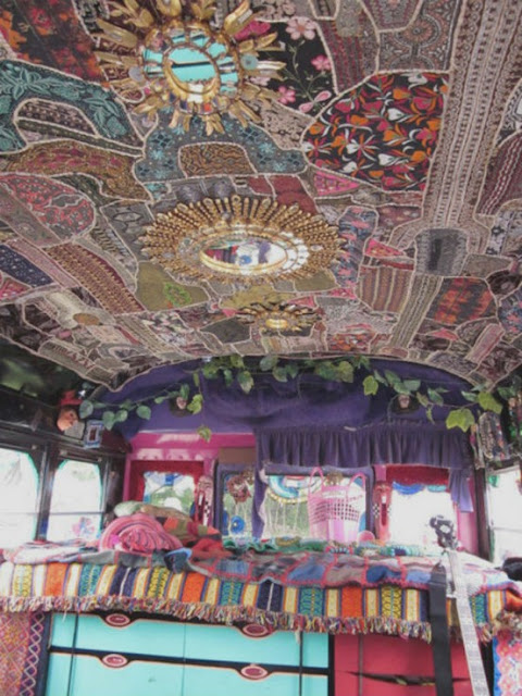 Eye For Design: Decorating Gypsy Chic Style