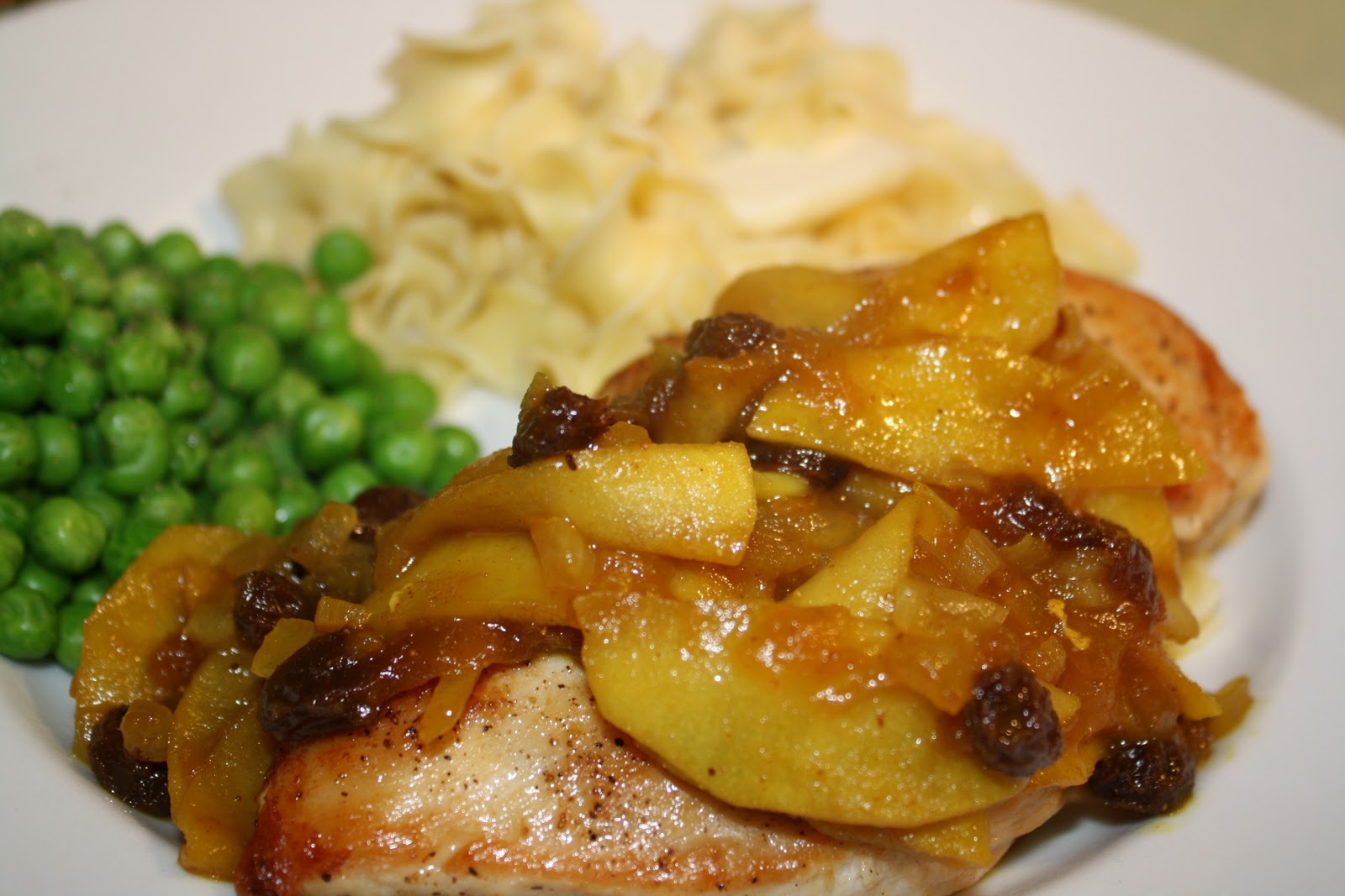 Hot Dinner Happy Home: Curried Apple Chicken