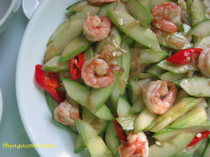 DAUN KARI Masakan Malaysia.....: TIMUN GORENG