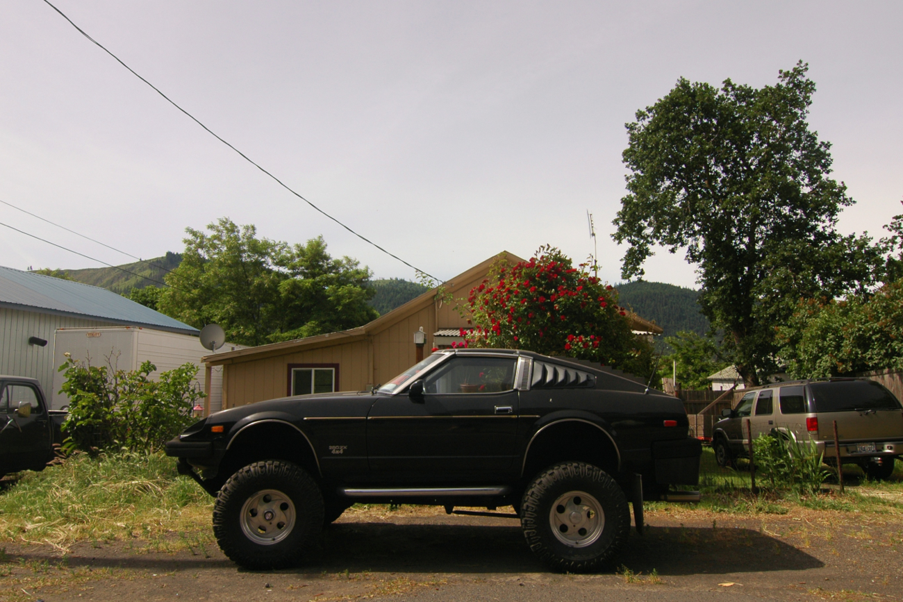 OLD PARKED CARS.: 1981 Datsun 280ZX 4x4.