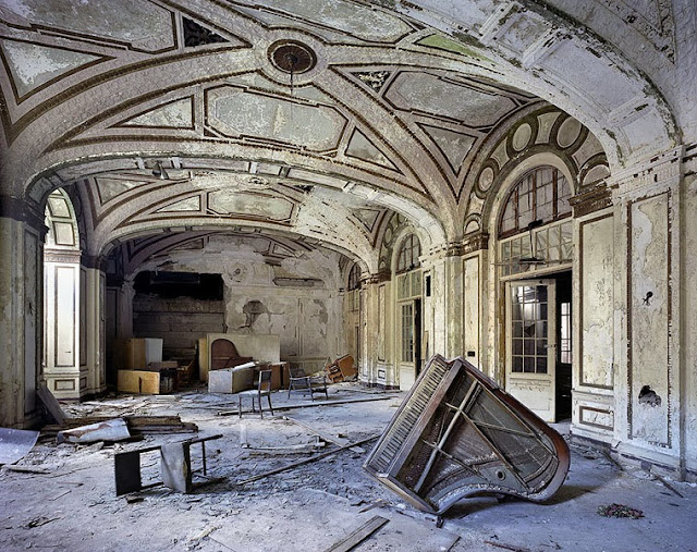 Deserted Places: 13 Deserted Places From 2013!