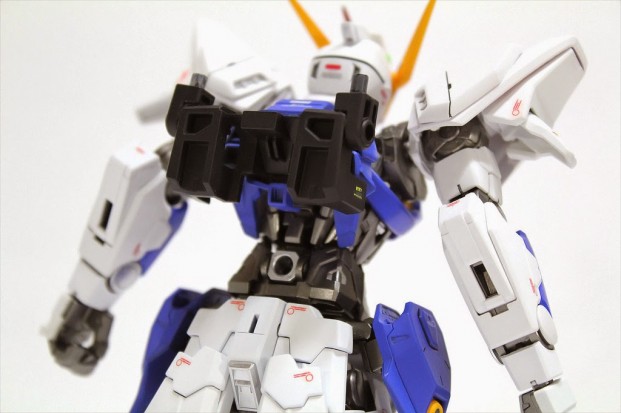 Custom Build: 1/100 Gundam Astray Out Frame D
