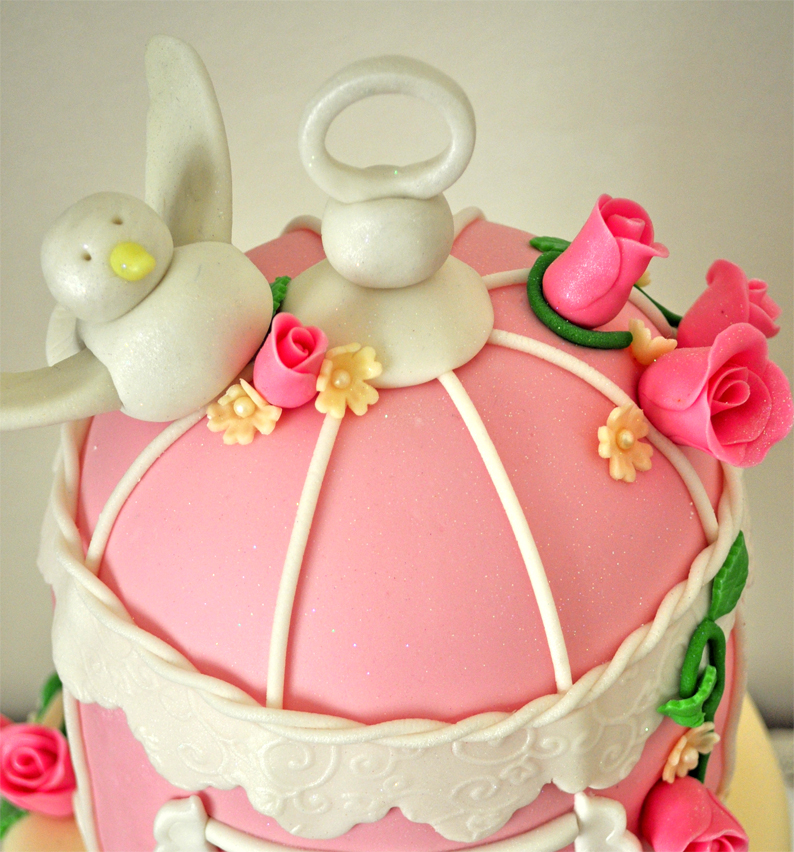 Delana's Cakes: High tea Cake and Cupcakes