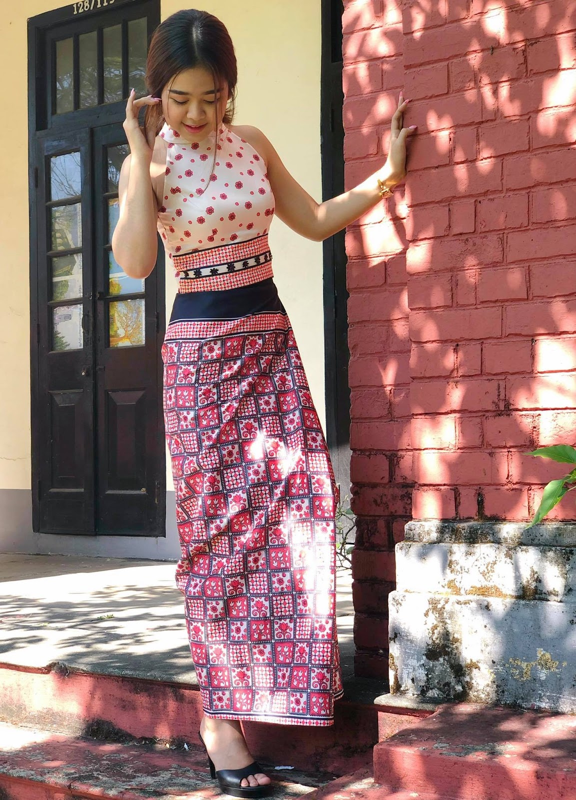 Phone Thiri Kyaw - Beautiful Outfit