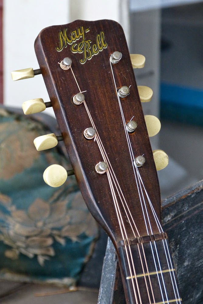 1930s Regal-made MayBell #32 Flatback Mandolin