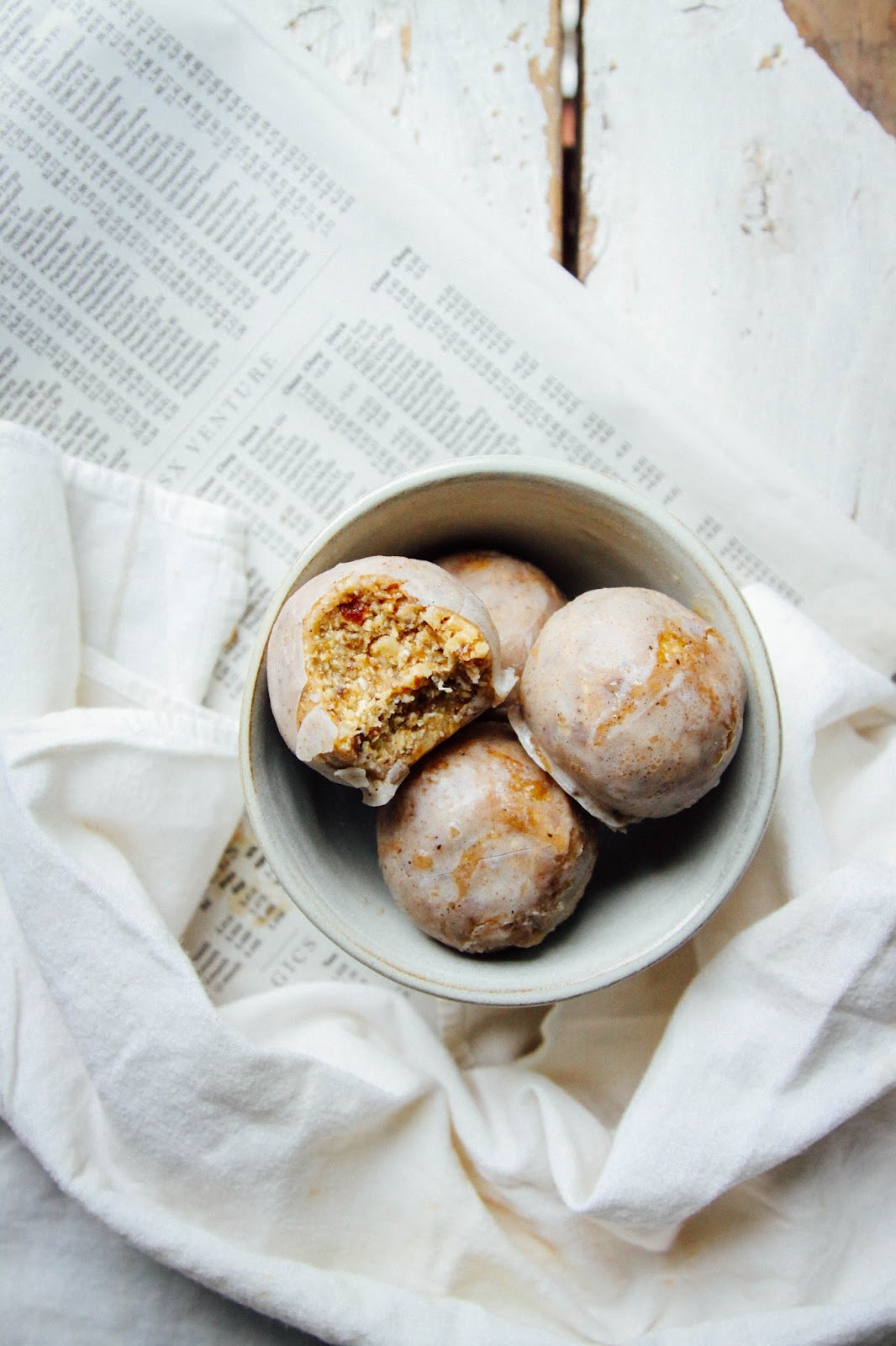 RAW VEGAN DONUT HOLES {vanilla caramel coconut} | This Rawsome Vegan ...