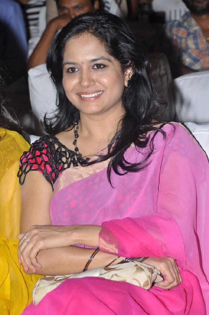 Indian Actor/Actress Profiles & Desi Indian Aunties & Girls Pics: Hot ...