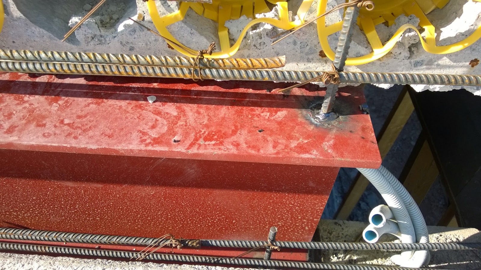 Haaveita ja Sankareita ... Kivitalon Rakentajia: Ontelolaattojen asennus