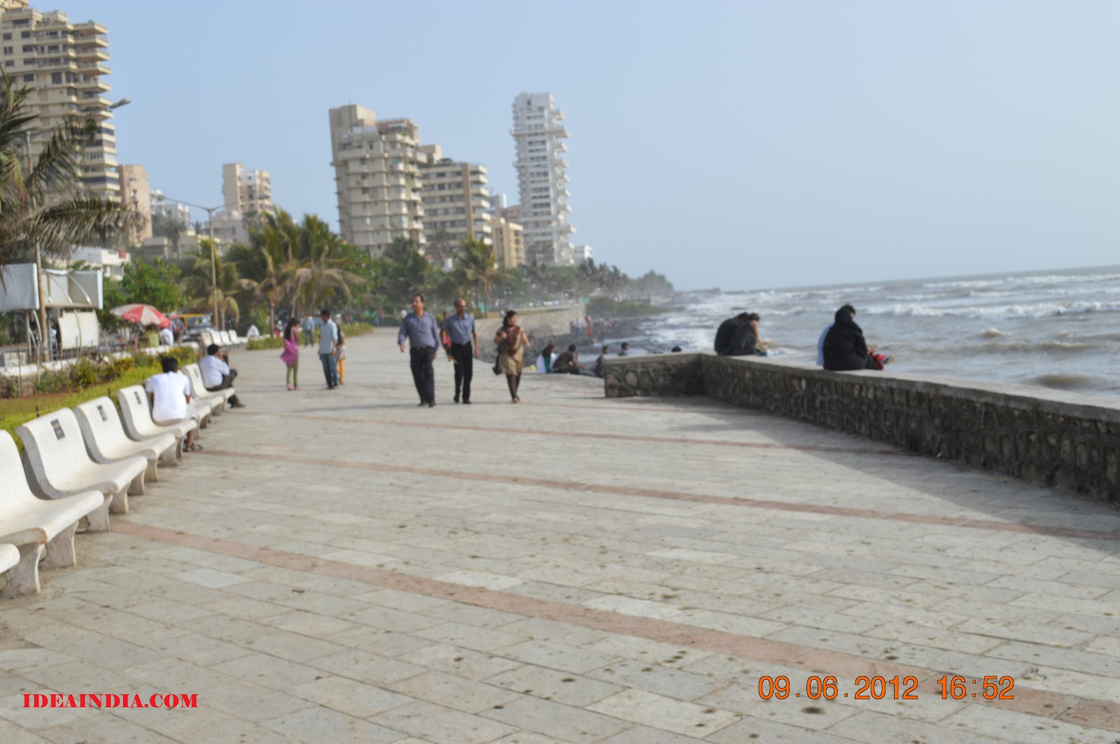 BANDRA BANDSTAND, MUMBAI - Images of India
