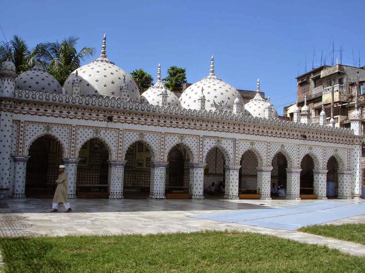Best Places To Visit In Bangladesh: Star Mosque