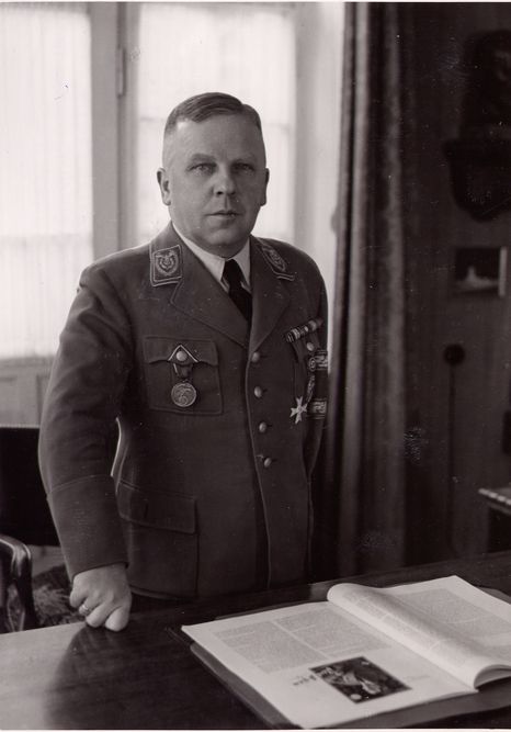 Sinema, kültür, seyahat: Hitler'in 'Akıl hocası'; Max Amann