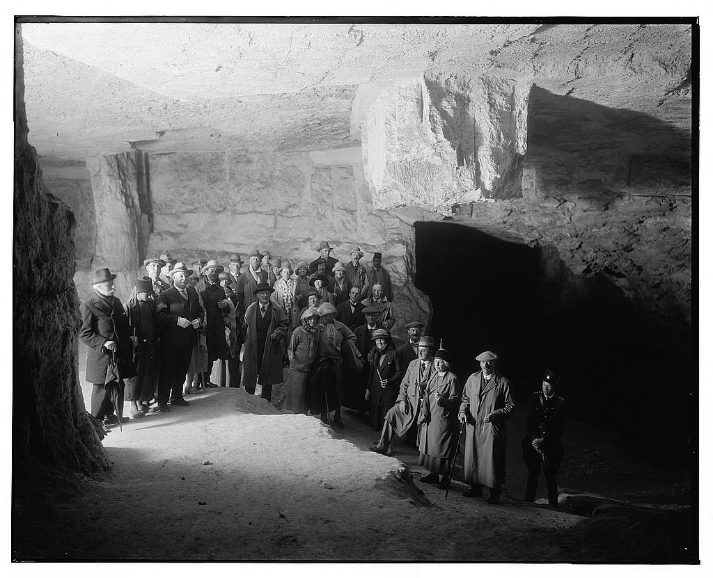 Beneath the Old City of Jerusalem Lies a Huge Cave. Does It Date Back ...