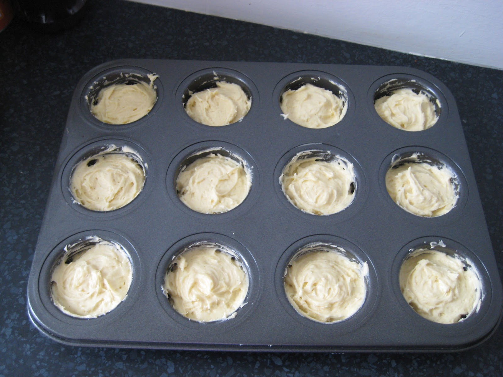 Let them eat (gluten free, lactose free) cake!: Mini Victoria sponges