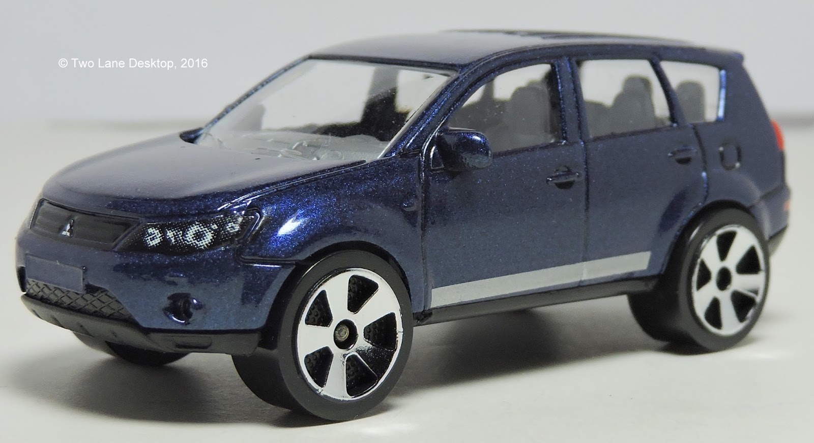 Majorette Lexus RX400h, Mitsubishi Outlander, and Toyota Tercel 4WD wagon