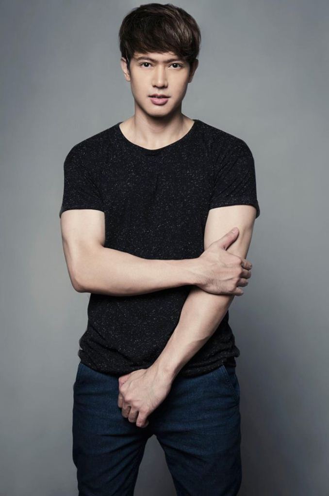 Man Central: Ronnie Liang: In Casual Wear