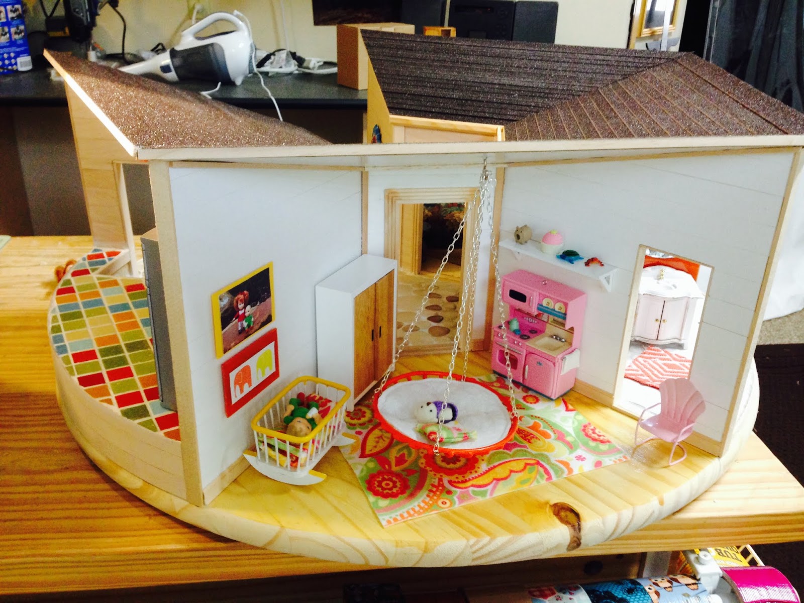 Round, Revolving Dollhouse, One story Southwest Style