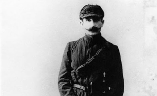 ΟΙ ΓΕΡΜΑΝΟΙ ΕΙΣΒΑΛΟΥΝ ΣΤΟ ΚΟΜΜΕΝΟ ΤΗΣ ΑΡΤΑΣ ΚΑΙ ΣΚΟΤΩΝΟΥΝ 317 ΕΛΛΗΝΕΣ ...