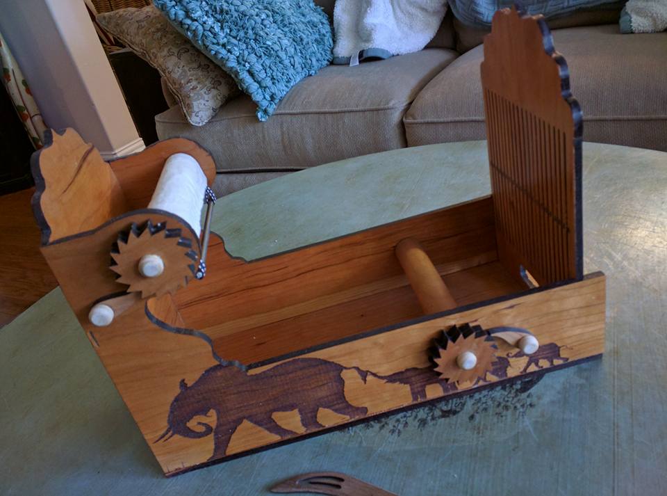 She's just a girl who creates...: Some box loom designs from Handywoman