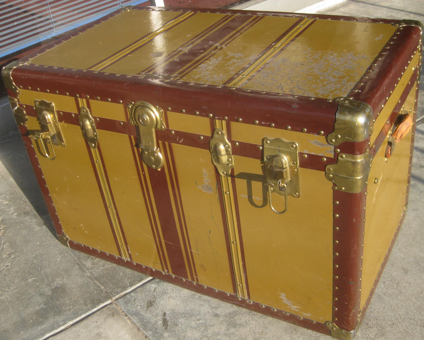 UHURU FURNITURE & COLLECTIBLES: SOLD - Large Trunk