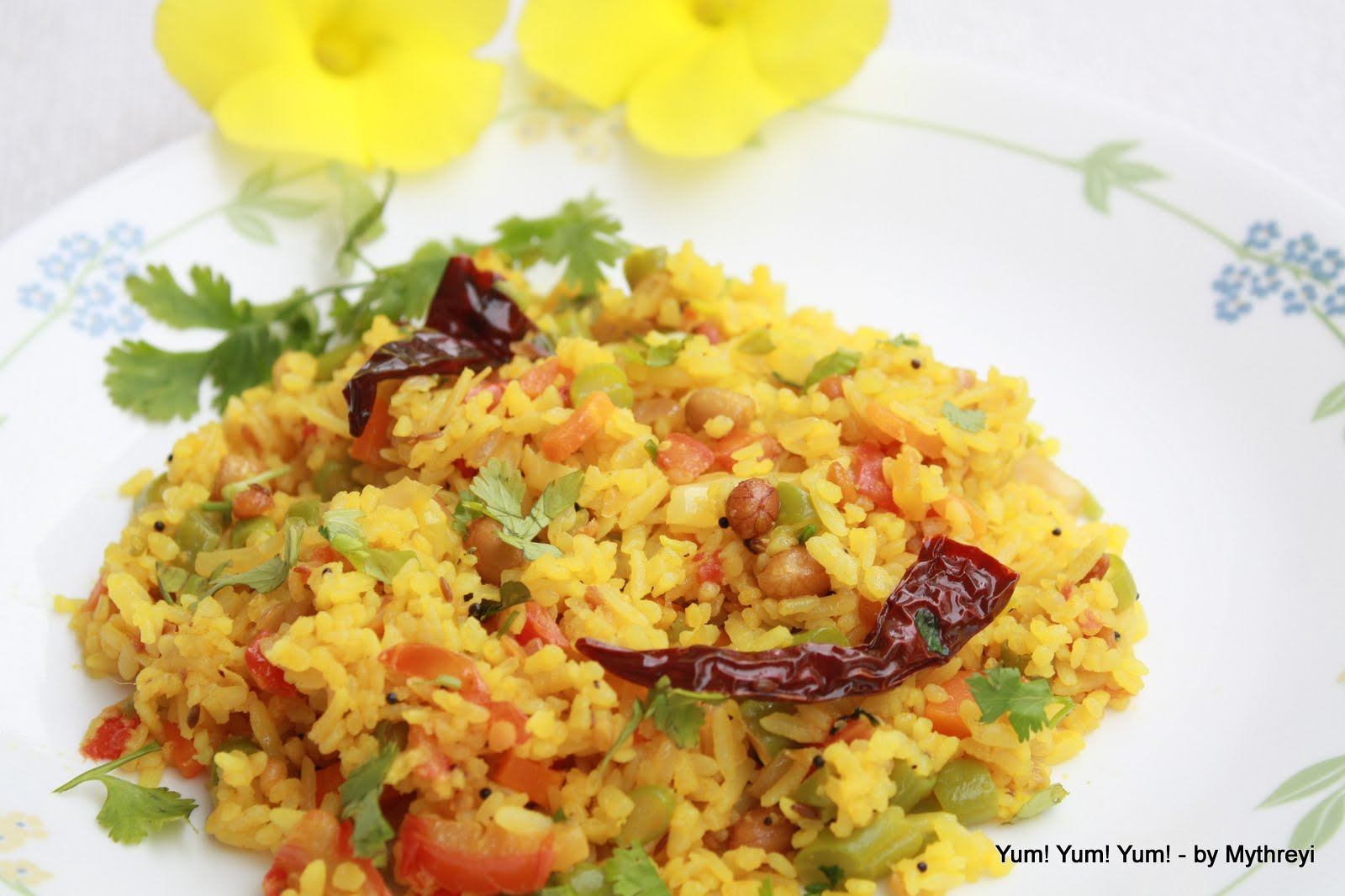 Yum! Yum! Yum!: Atukula Upma / Poha ke Upma / Flattened Rice with ...