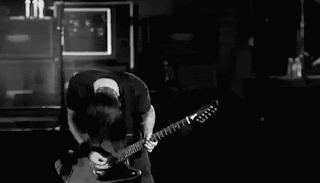 Espaço Rock: Algumas GIFS bem Rock N' Roll para vocês.