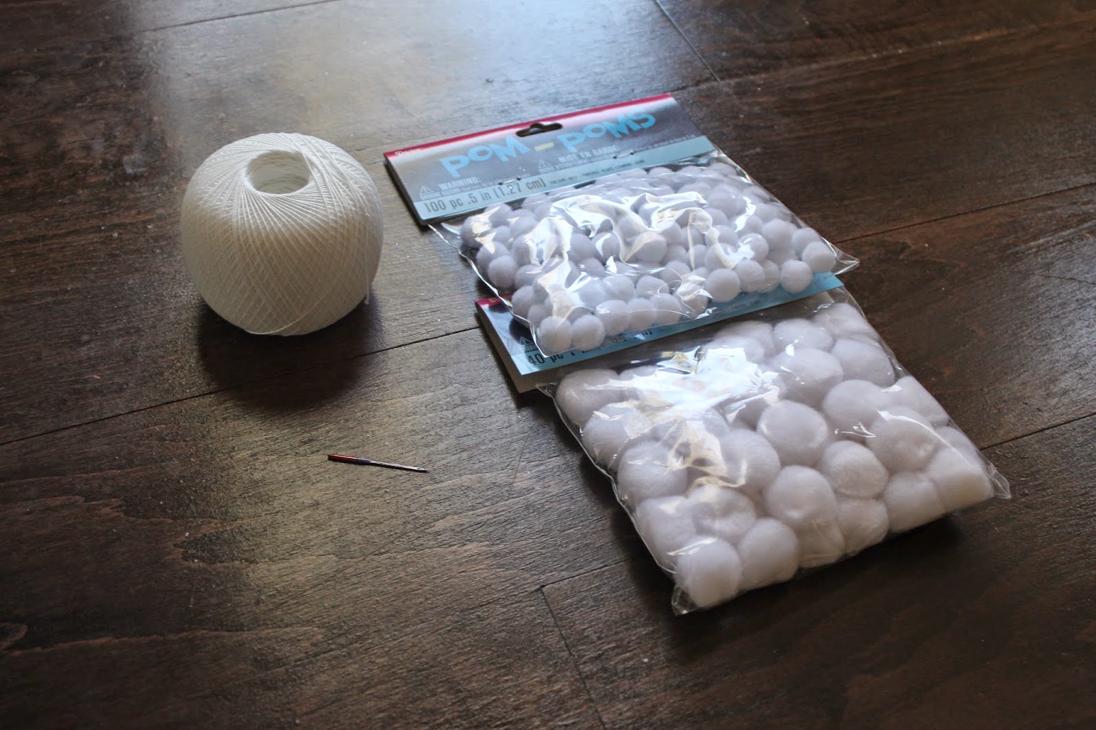 Quick and Easy Christmas Decor: DIY Snowball Garland