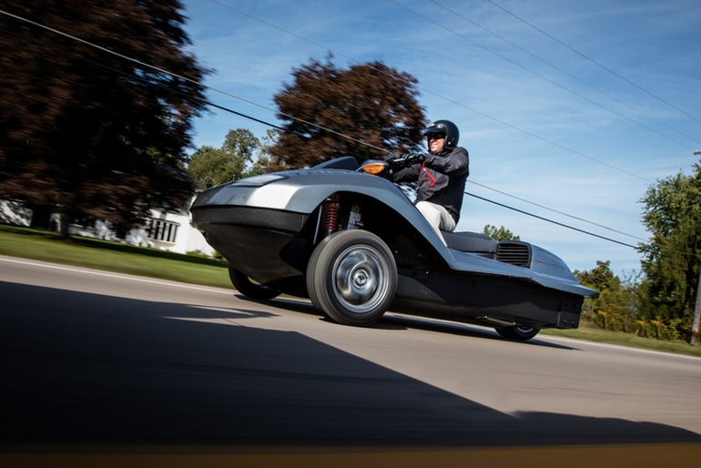 Sepeda Motor Amfibi High Speed Gibbs: Melaju Diatas Danau Dan Tanah ...