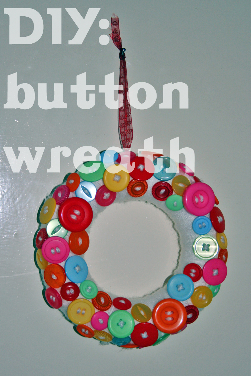 things to make and doodle: DIY: Button Wreath