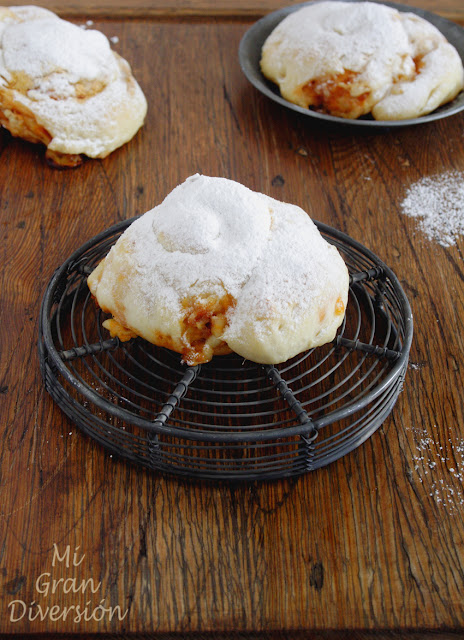 Ensaimadas rellenas de sobrasada, queso y miel - Mi Gran Diversión