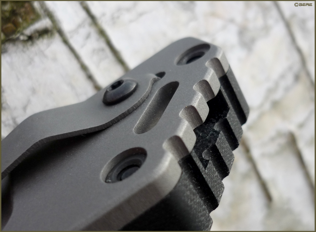 SERE - KNIVES & PHOTOGRAPHY: GB : Frame Lock