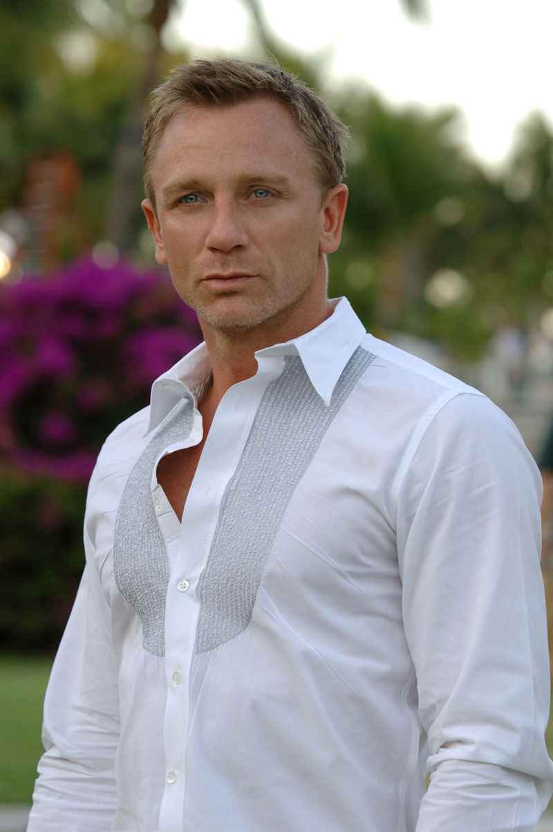 DANIEL CRAIG HOLLYWOOD ACTOR, JAMES BOND 007 ~ CELEBRITY STATUS