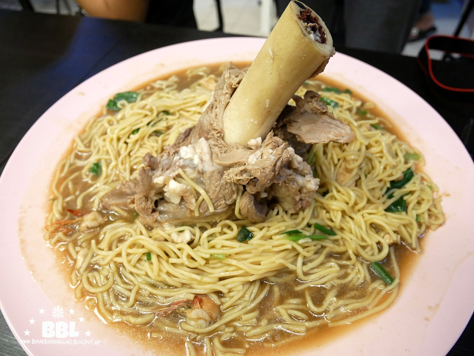 Pak Awang Mee Hailam GearBox Memang Next Level - Budak Bandung Laici