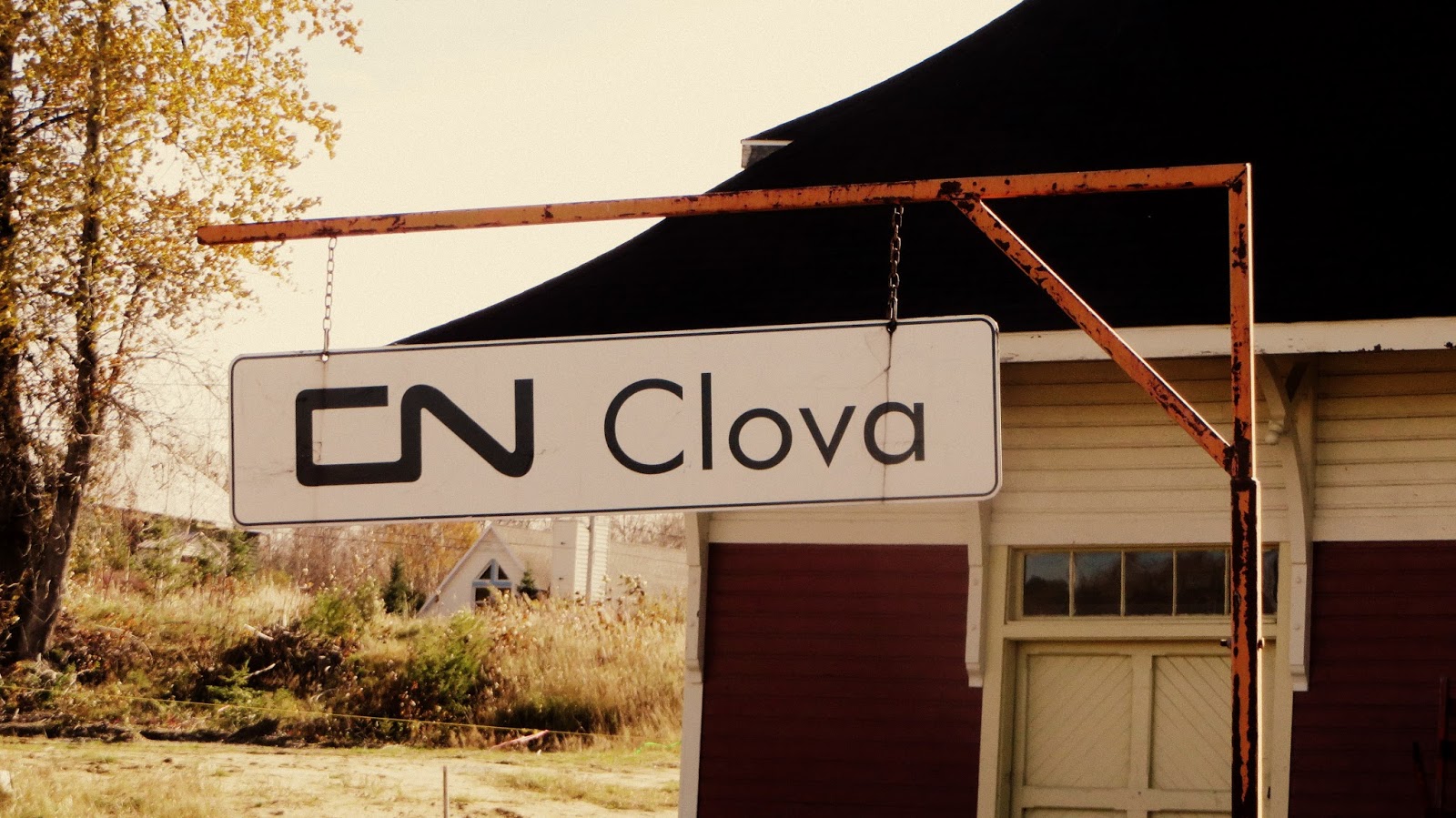 Interférences: Clova après les fantômes