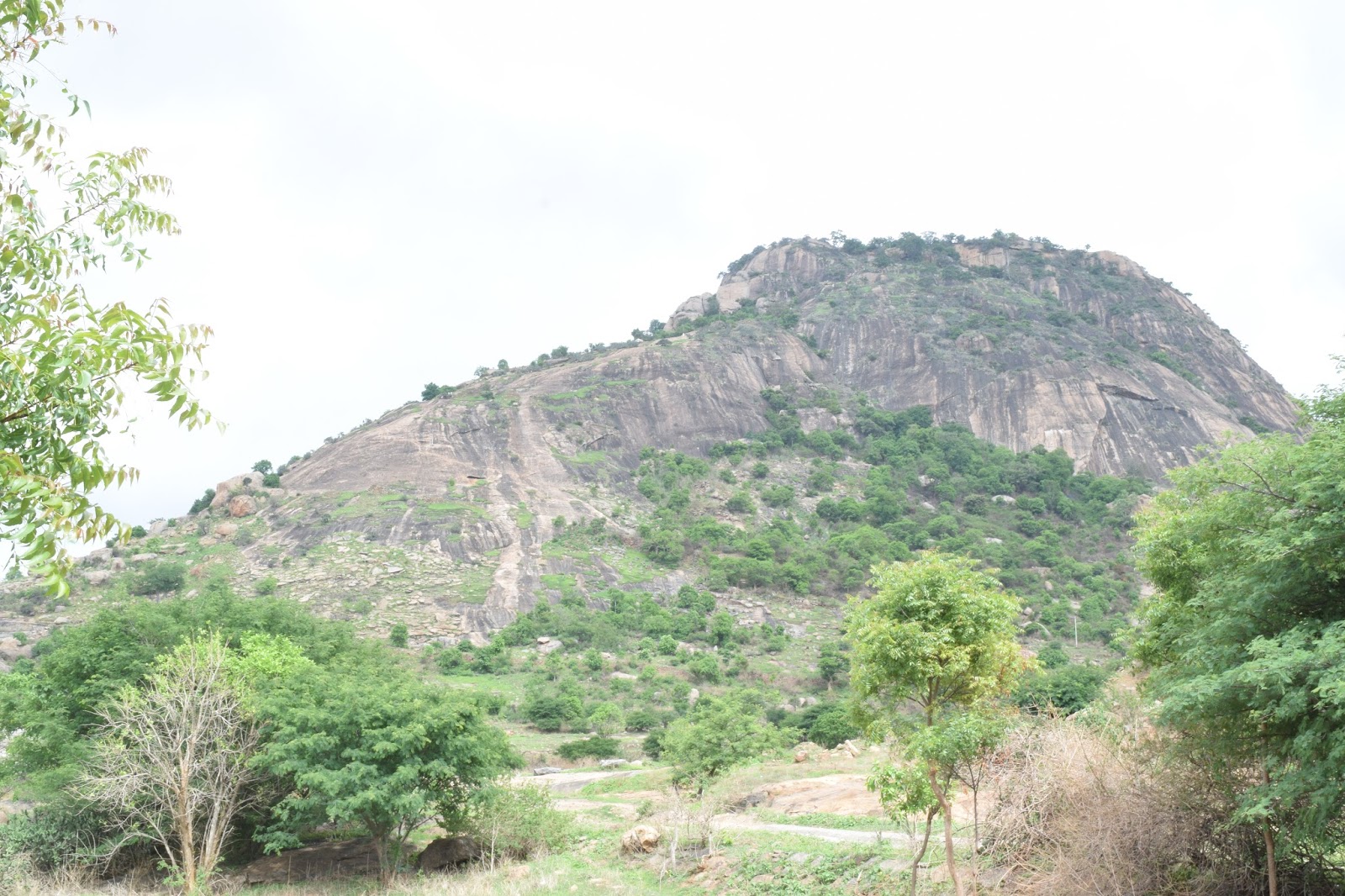 ಪ್ರಶಾಂತವನ: A day trek to Kabbaladurga, Muttatti and Mekedatu