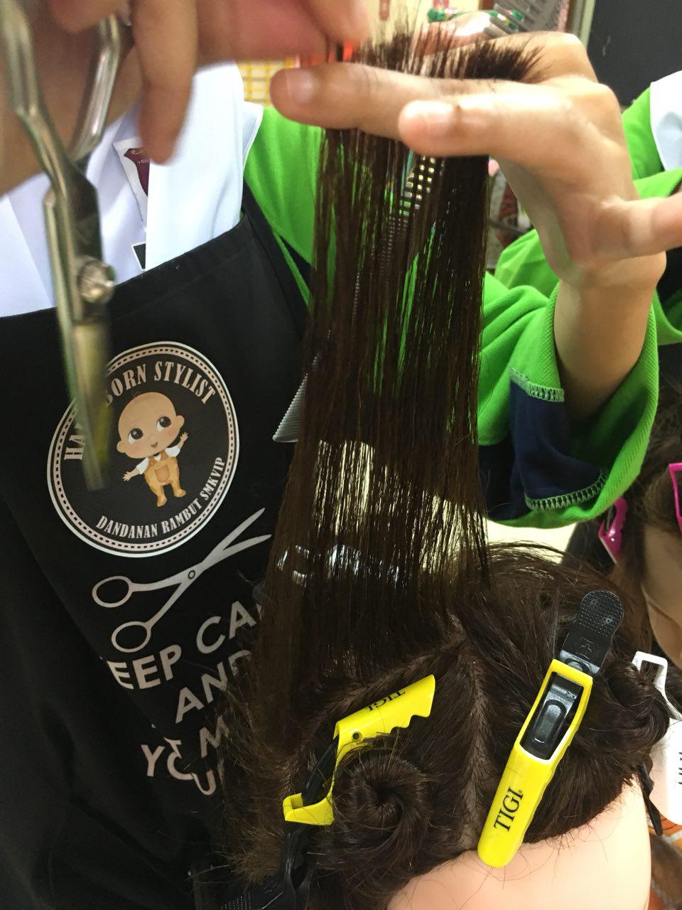 Cikgu Rambut & Facial: Guntingan Rambut Berlapis Penuh