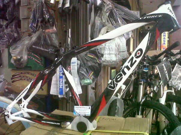 Frame Venzo Force Carbon White Harga: Rp. 3,350,000,- - Toko Sarana Sepeda