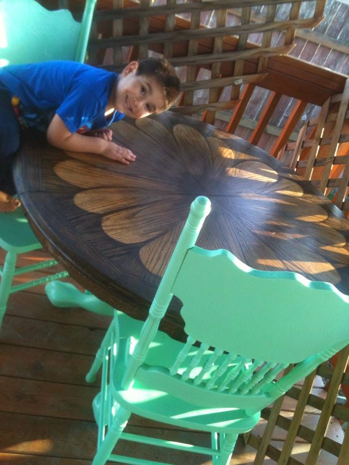 The Crafty Cruz: Stained flower table