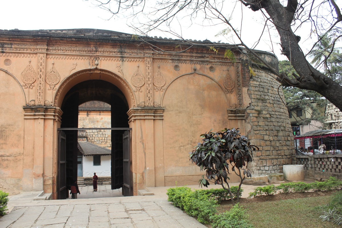 Journeys across Karnataka: Bengaluru Kote ~ Bangalore Fort
